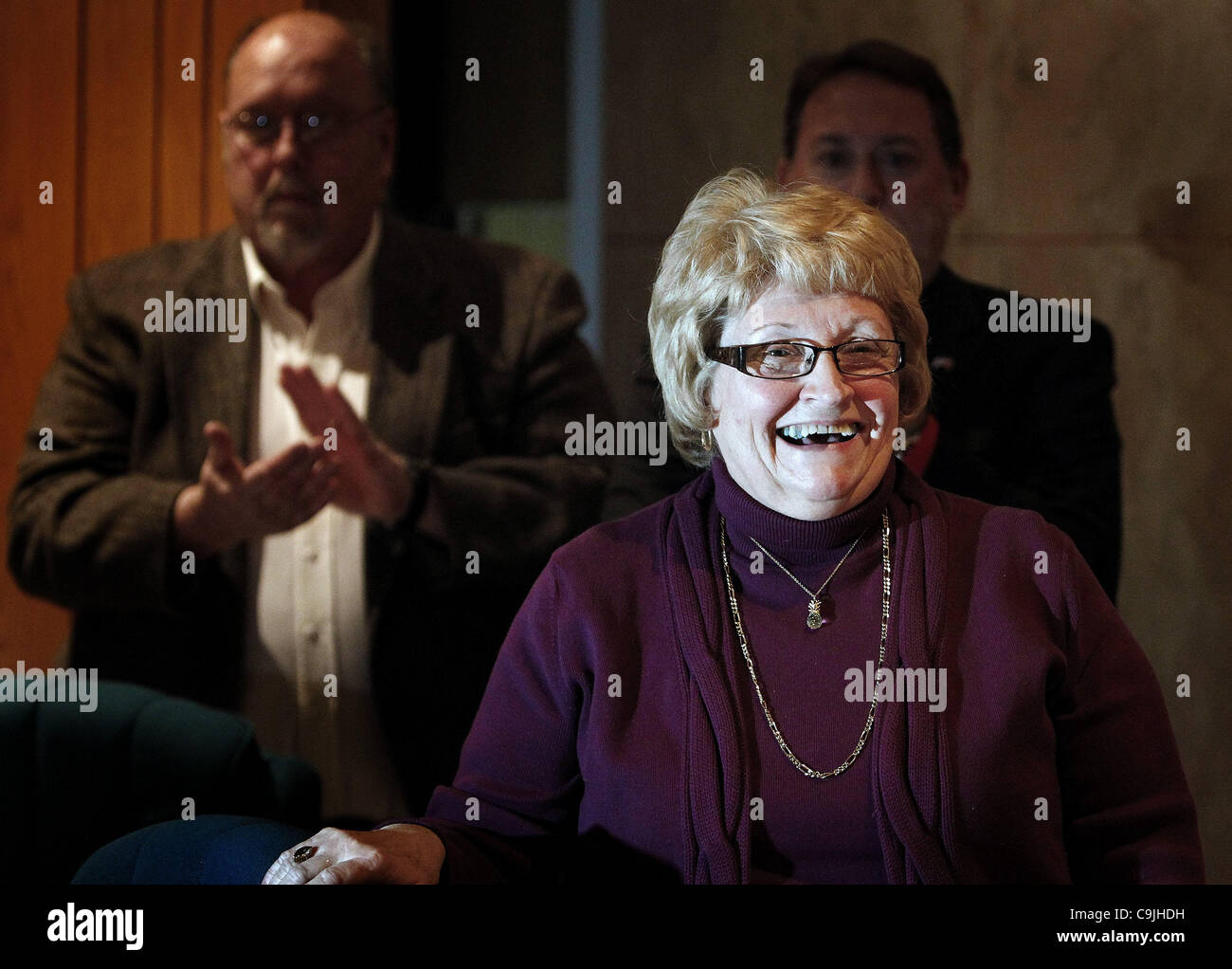 Who is stepping down hi-res stock photography and images - Alamy