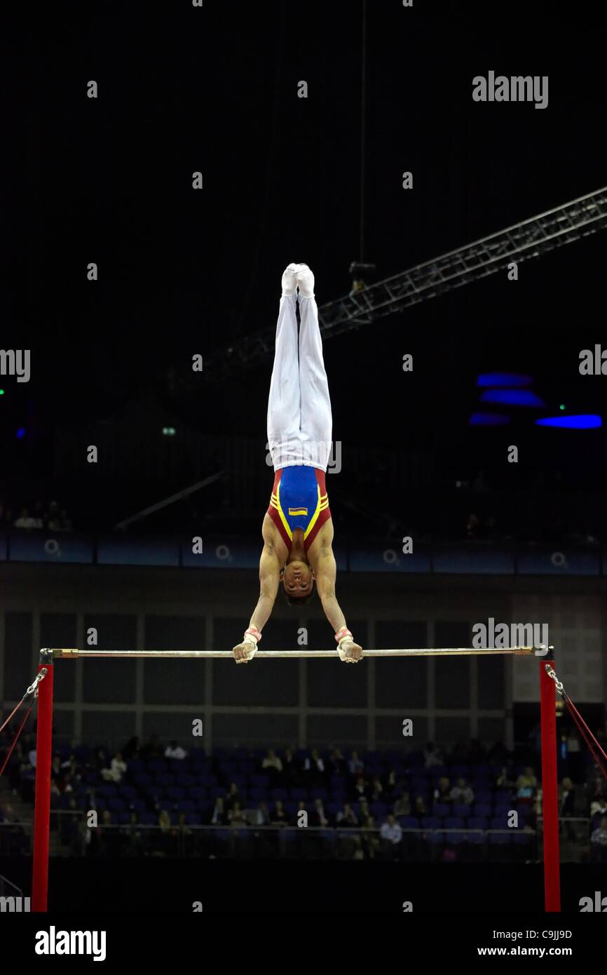 Jossimar Orlando Calvo Moreno competing in Men's Horizontal Bar in Visa ...