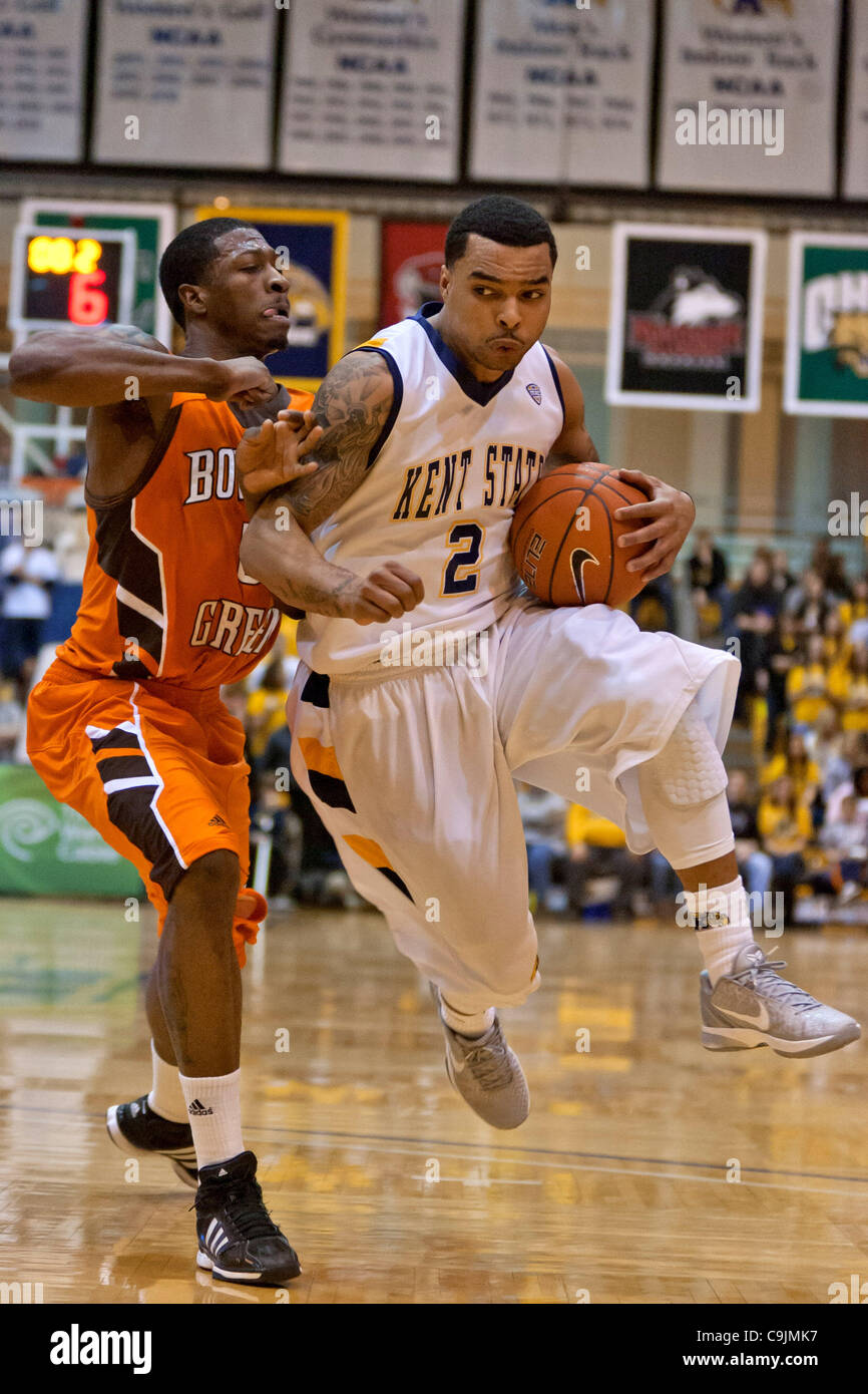Jan. 14, 2012 - Kent, Ohio, U.S - Kent State guard Michael Porrini (2 ...