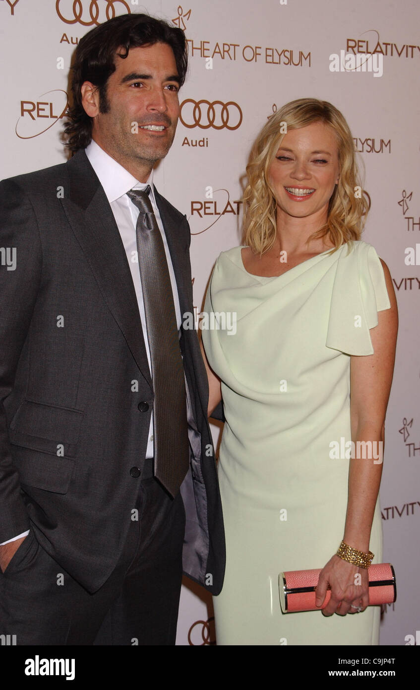 Jan. 14, 2012 - Hollywood, California, U.S. - Amy Smart And Date attend ...