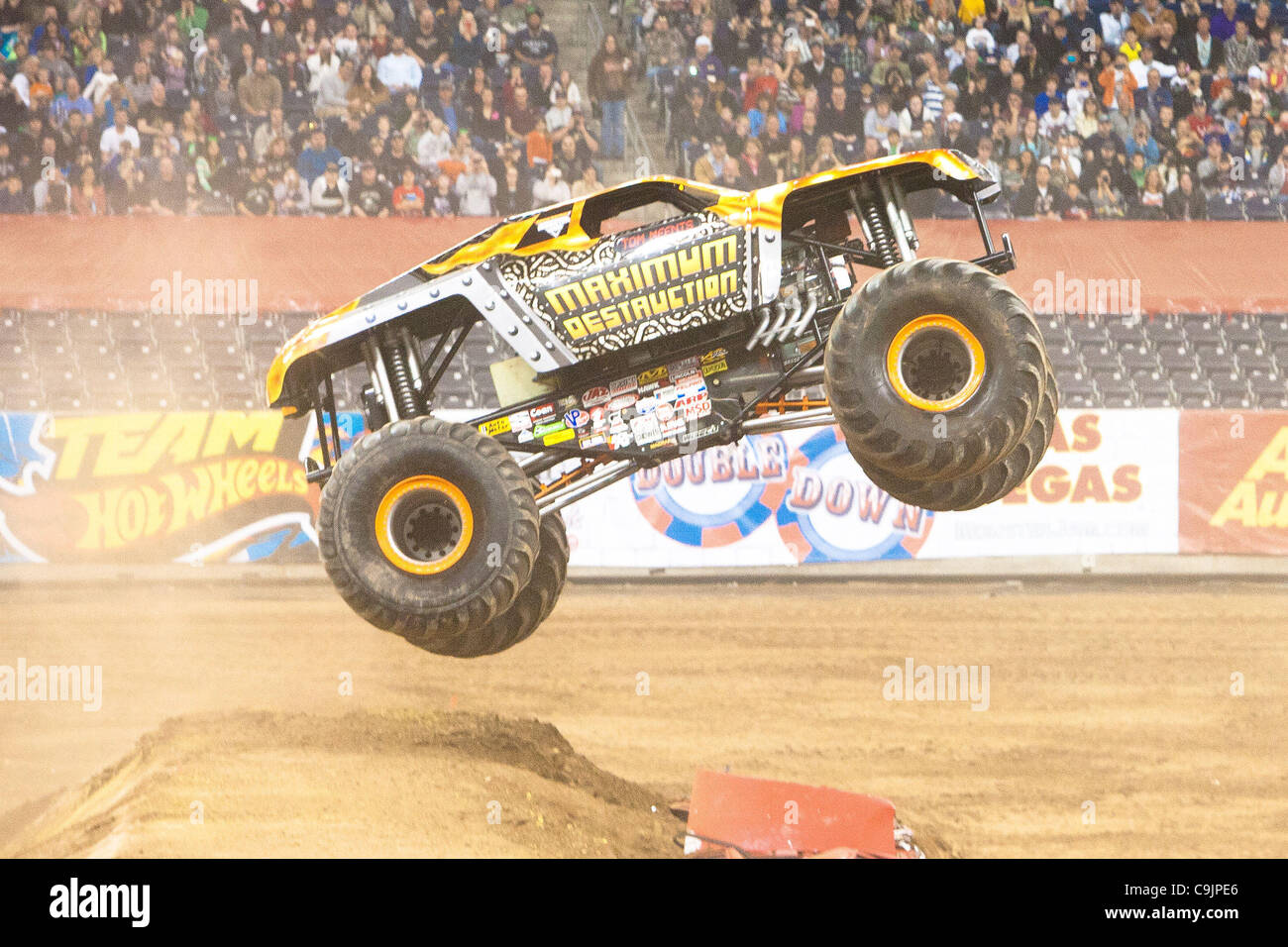 Monster jam maximum destruction hi-res stock photography and images - Alamy