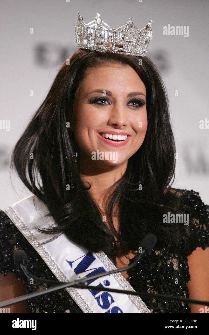 Laura Kaeppeler, Miss America 2012 inside for The 2012 Miss America ...