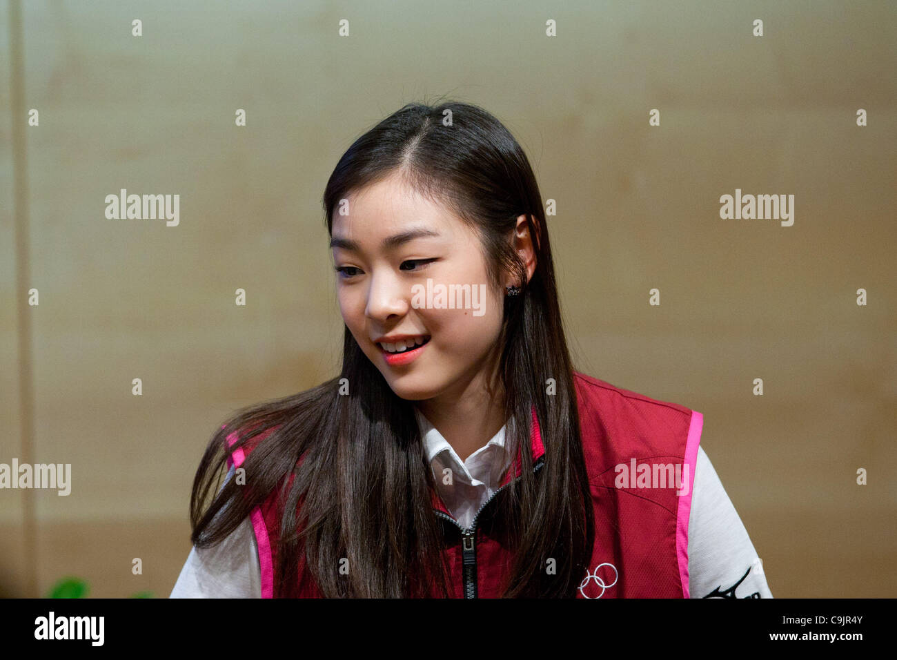 Jan. 14, 2012 - Innsbruck, Austria - Olympic gold medalist and YOG ...