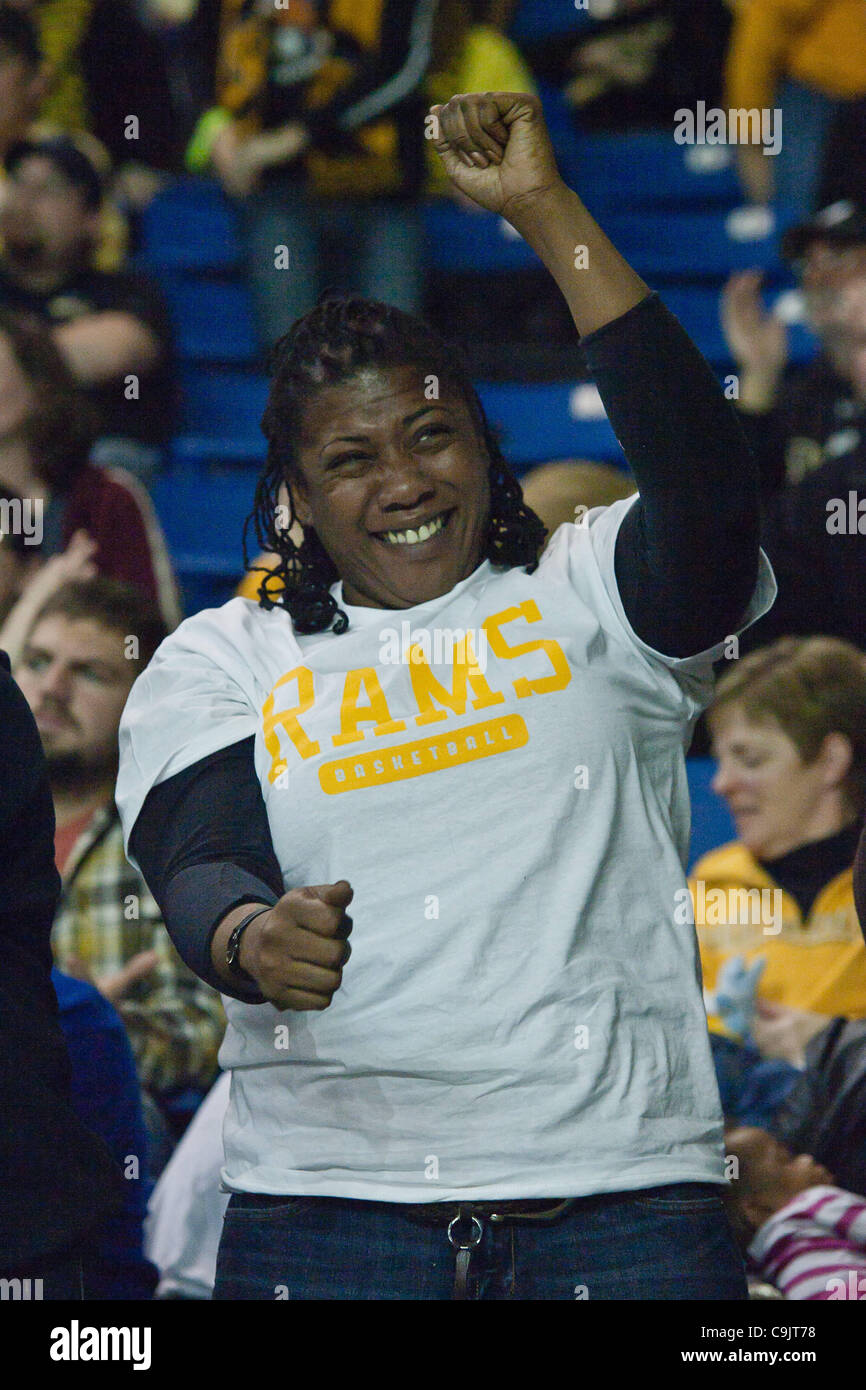 Delaware blue hens mens basketball hi-res stock photography and images ...