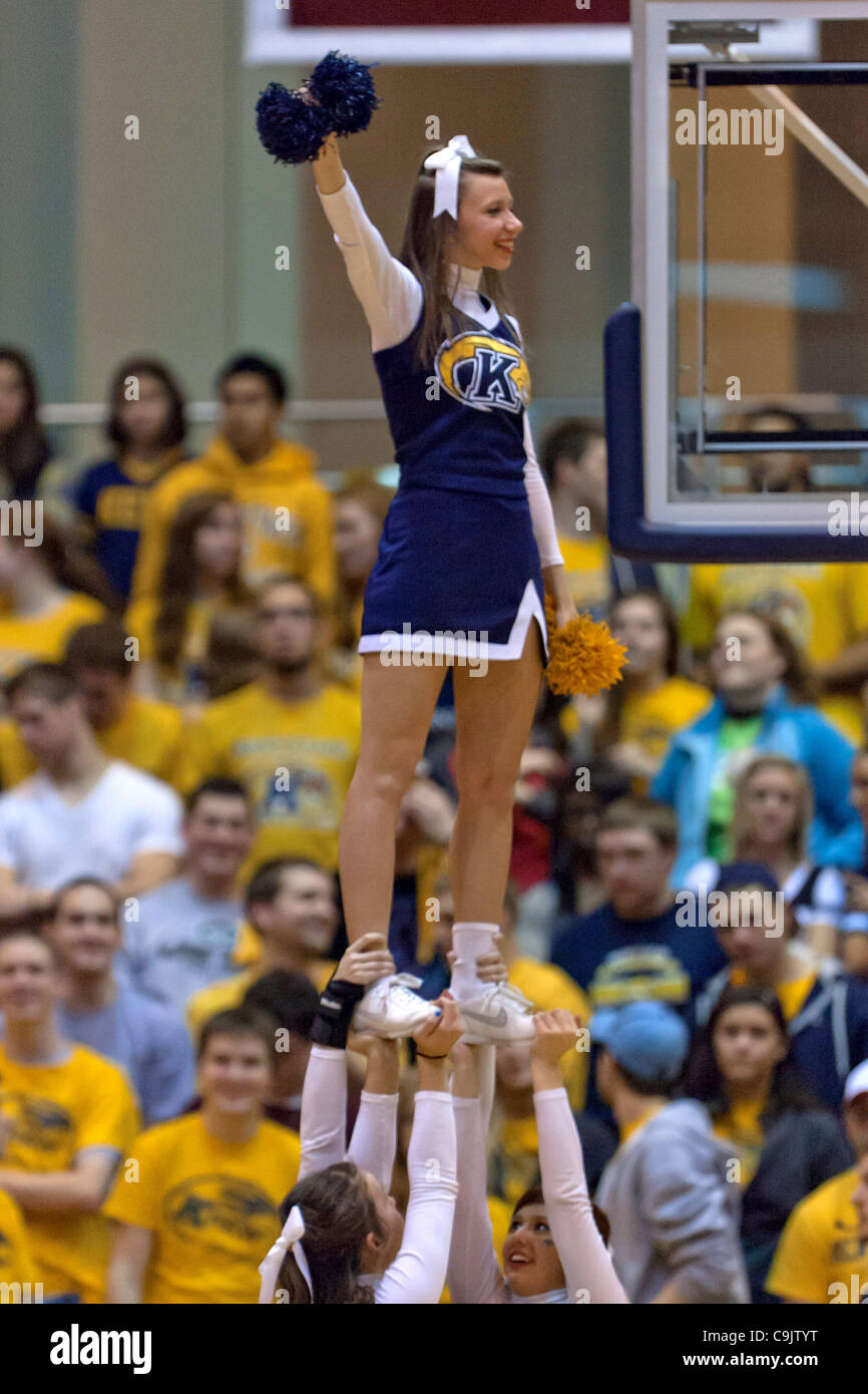 Jan. 14, 2012 - Kent, Ohio, U.S - Kent State cheerleaders entertain the ...