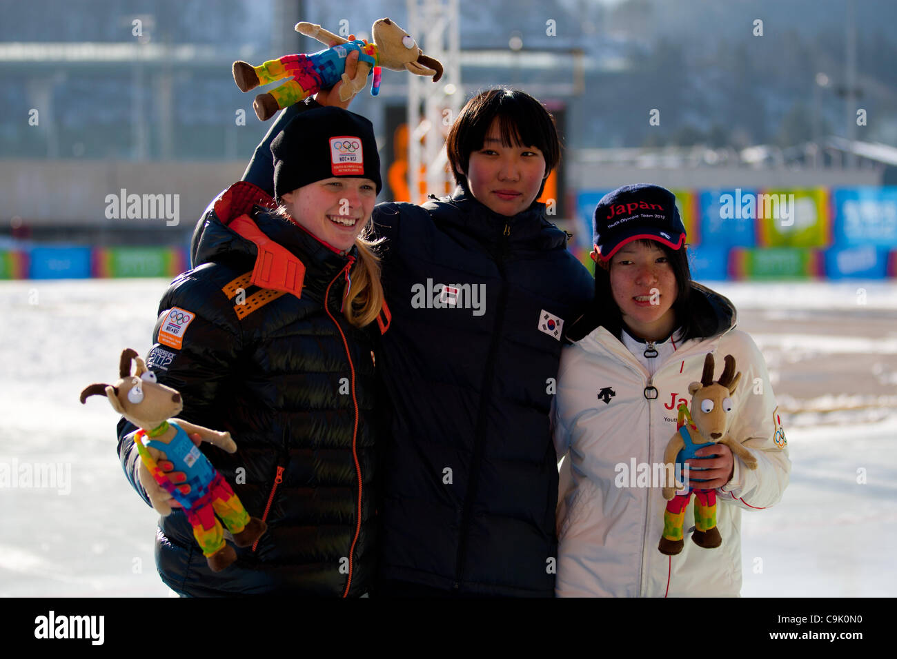 Neeling hi-res stock photography and images - Alamy