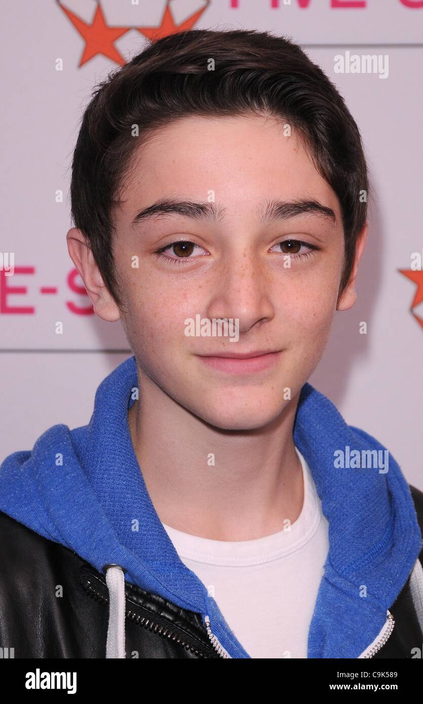 Aaron refvem hi-res stock photography and images - Alamy