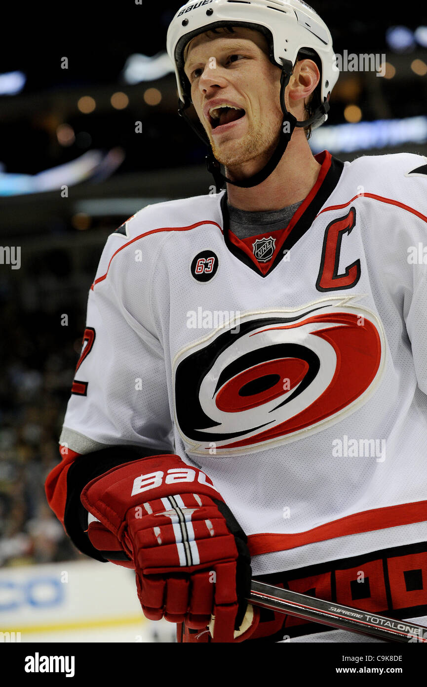 Carolina hurricanes eric staal on hi-res stock photography and images ...