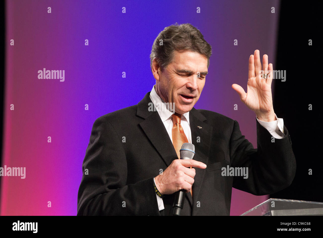 Texas Gov. Rick Perry at The Response, an evangelical prayer gathering ...