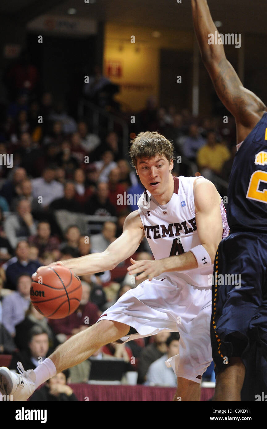 Jan. 18, 2012 - Philadelphia, Pennsylvania, U.S - Temple Owls guard ...