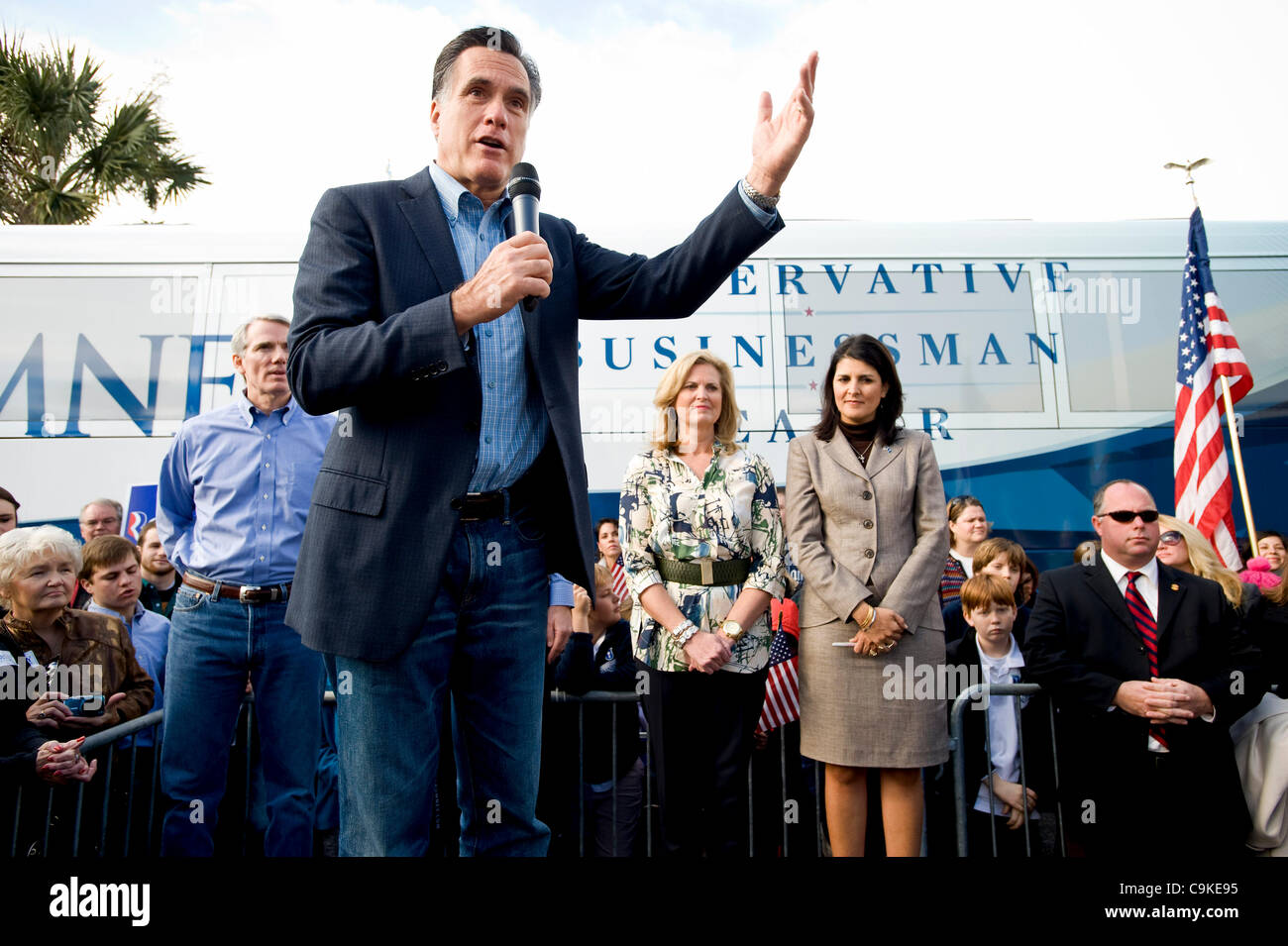 Jan.19, 2012 - Charleston, SC, USA - Mitt Romney campaigns during a ...