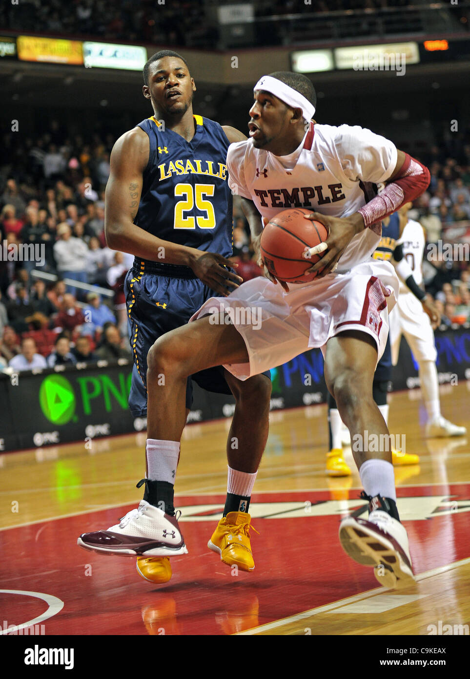 Jan. 18, 2012 - Philadelphia, Pennsylvania, U.S - Temple Owls forward ...
