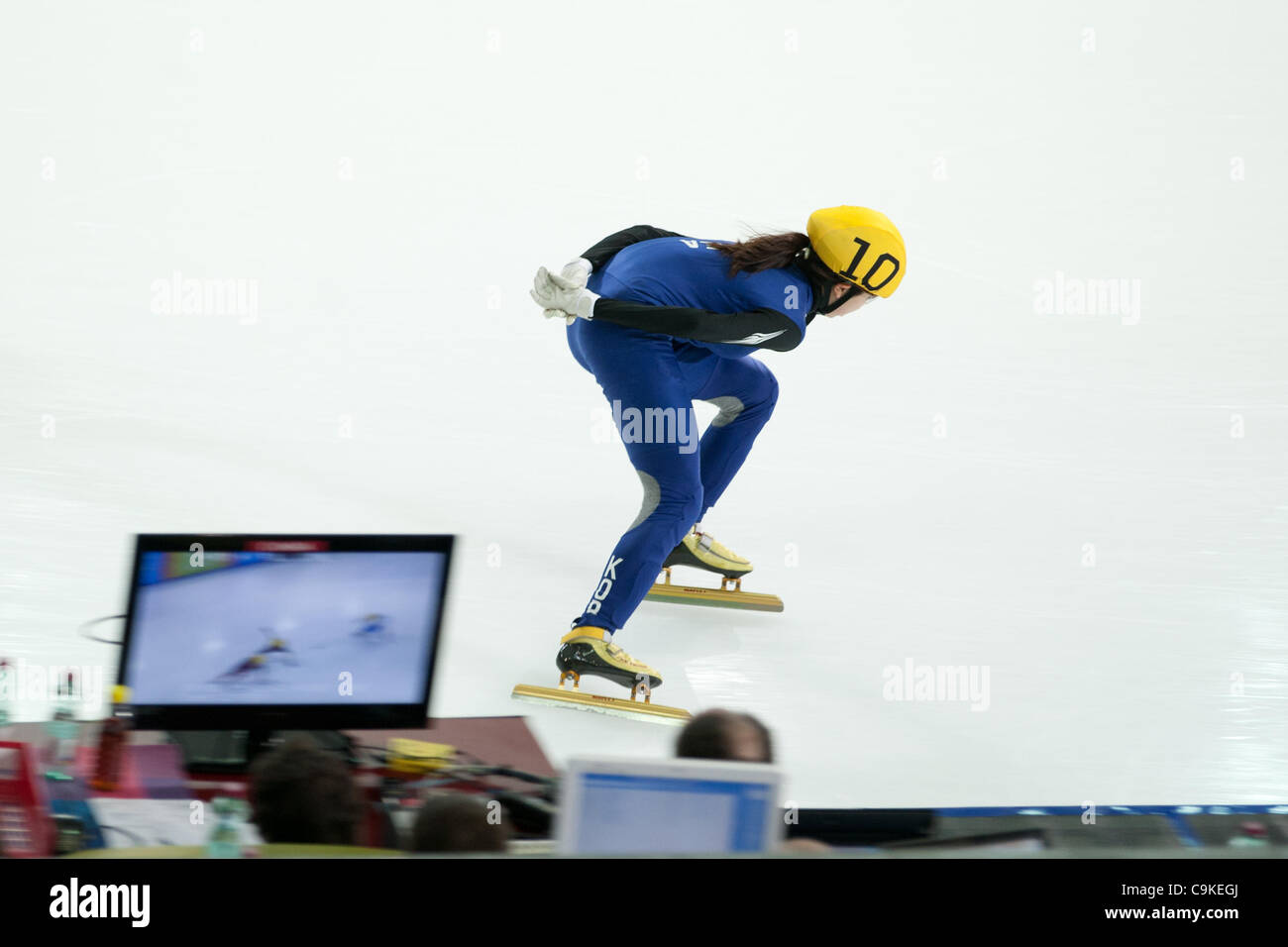 Short track races hi-res stock photography and images - Alamy