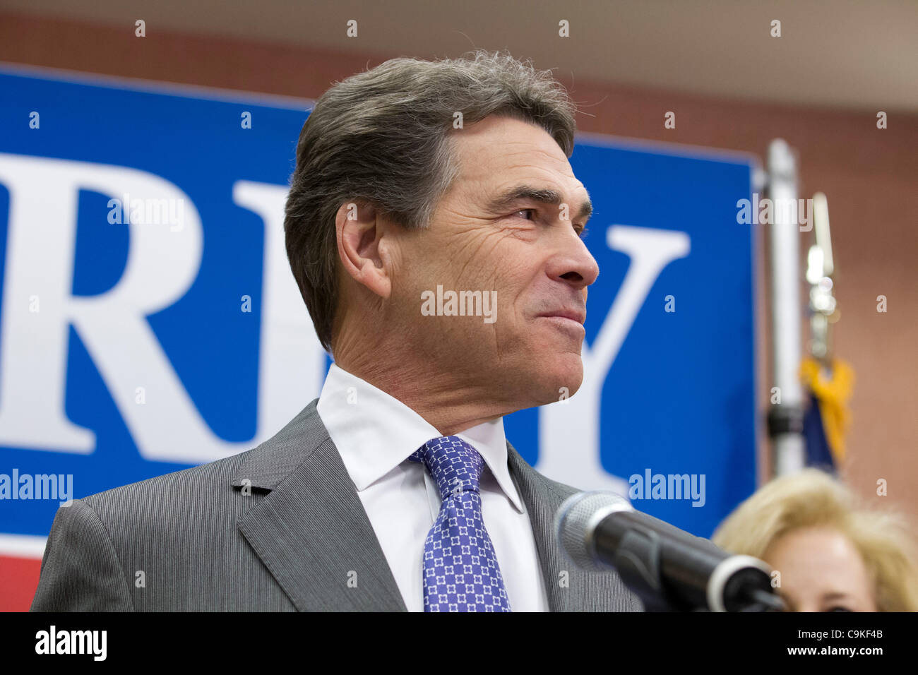 Texas Governor Rick Perry at a press conference announcing he will end ...