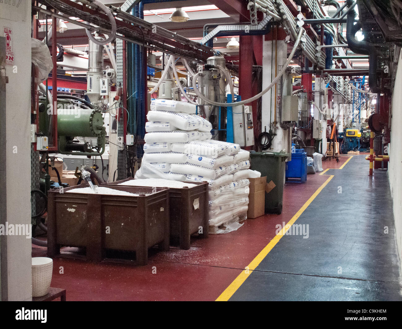 Palestinian Arabs and Jews work together at GAASH plastic factory as ...
