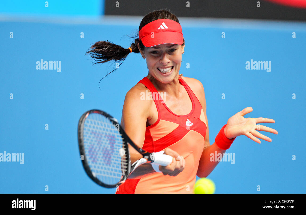 Ana ivanovic playing vania king hi-res stock photography and images - Alamy