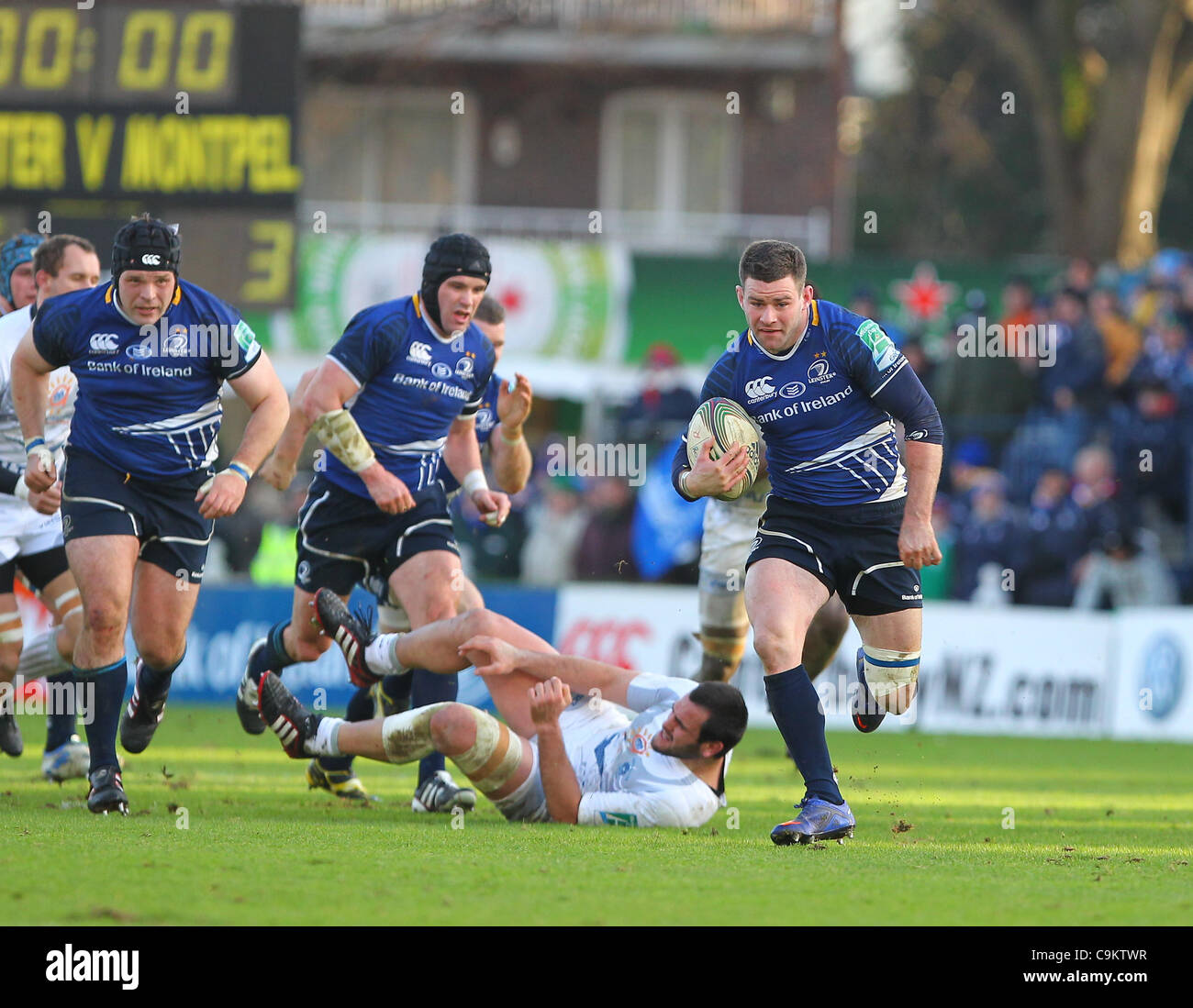 21.01.2012 RDS Arena, Dublin, Ireland. Fergus McFadden (Leinster) makes ...