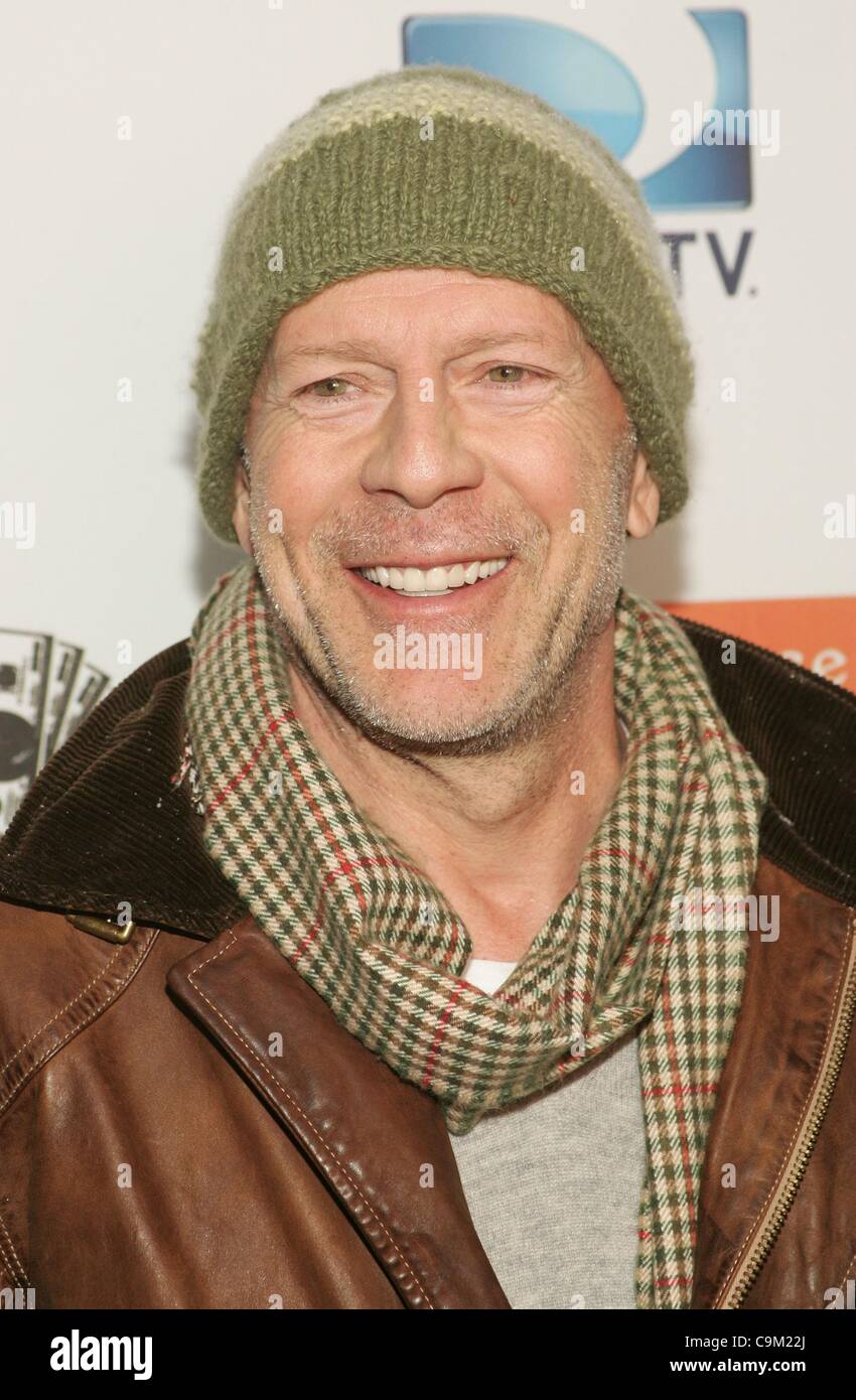 Lay The Favorite Laura Prepon