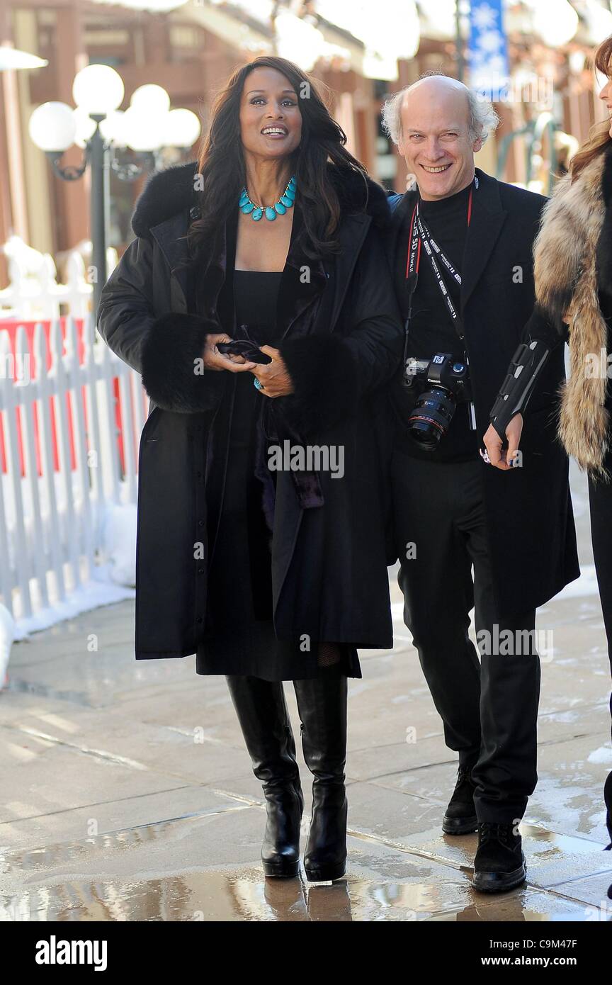 Beverly Johnson, Timothy Greenfield-Sanders, leave the AP portrait ...