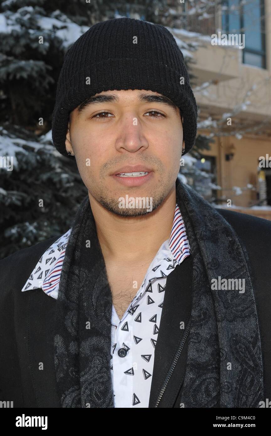 Poses for photos hi-res stock photography and images - Alamy