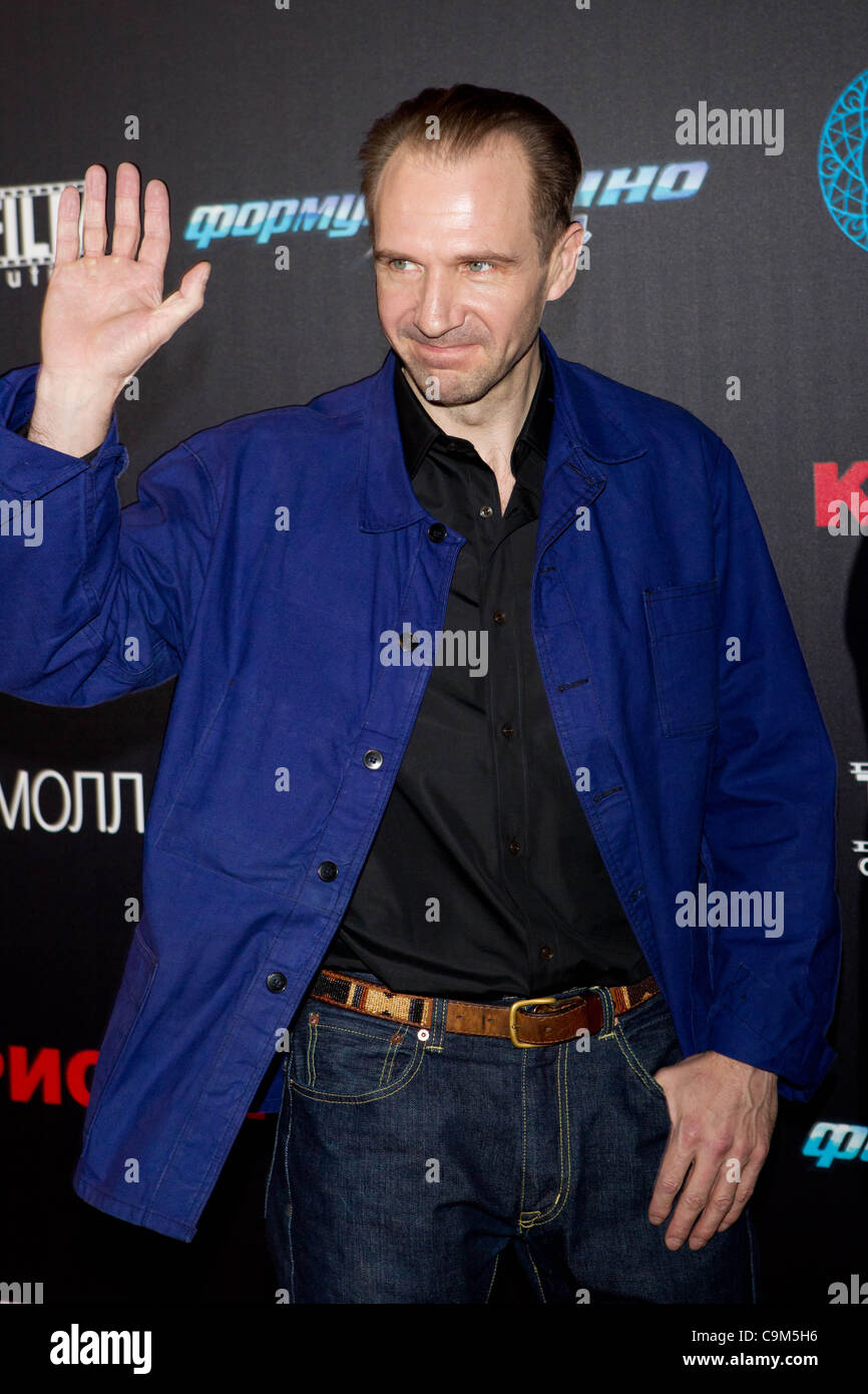 Actor ralph fiennes hi-res stock photography and images - Alamy