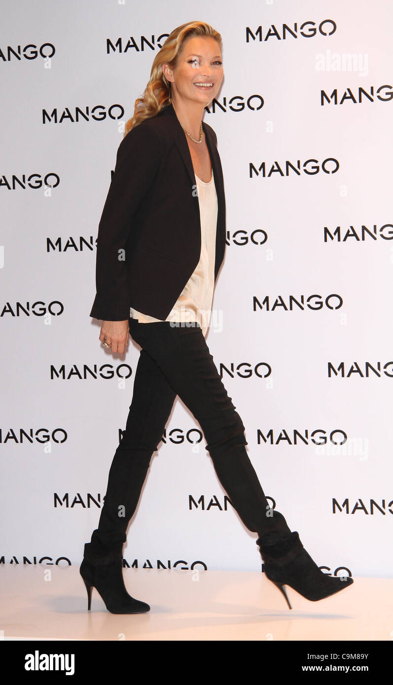London, UK, 24/01/2012 British supermodel Kate Moss poses for ...