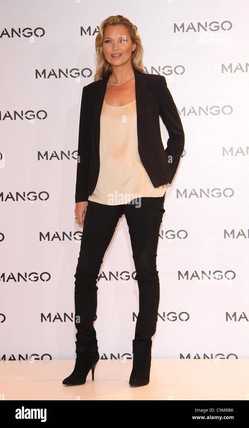 London, UK, 24/01/2012 British supermodel Kate Moss poses for ...