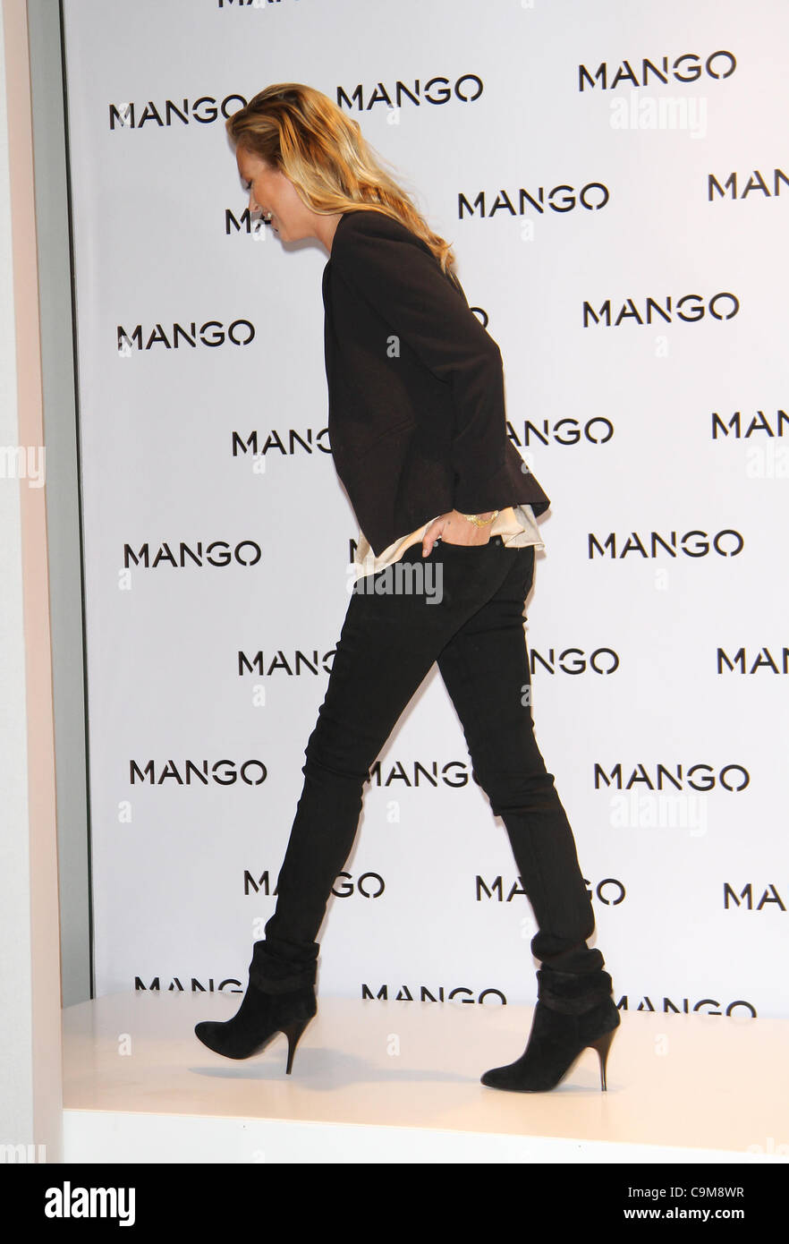 London, UK, 24/01/2012 British supermodel Kate Moss poses for ...