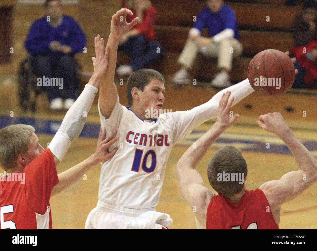 Jan. 20, 2012 - Davenport, Iowa, U.S. - Davenport Central's Griffin ...