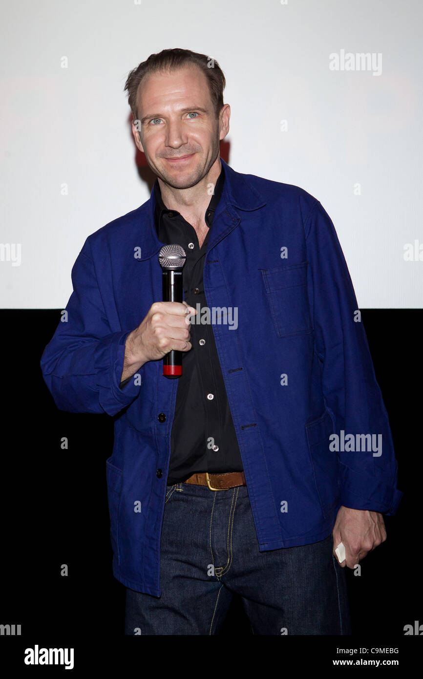 Coriolanus fiennes hi-res stock photography and images - Alamy