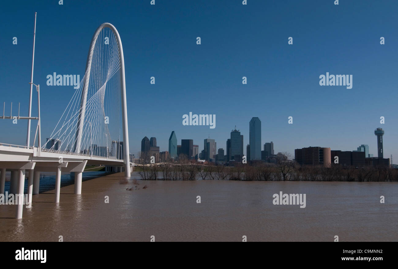 The hill and river story hi-res stock photography and images - Alamy