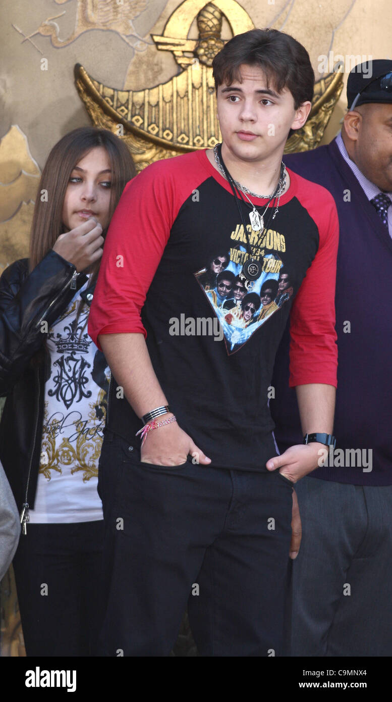 PARIS JACKSON & PRINCE JACKSON MICHAEL JACKSON HAND AND FOOTPRINT ...