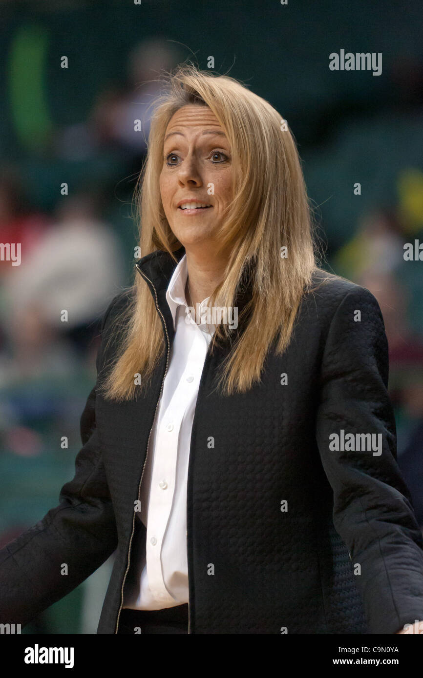 Jan. 28, 2012 - Cleveland, Ohio, U.S - Cleveland State head coach Kate ...