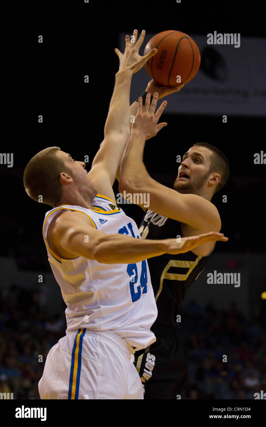 Jan. 28, 2012 - Los Angeles, California, U.S - UCLA Bruins Travis Wear ...