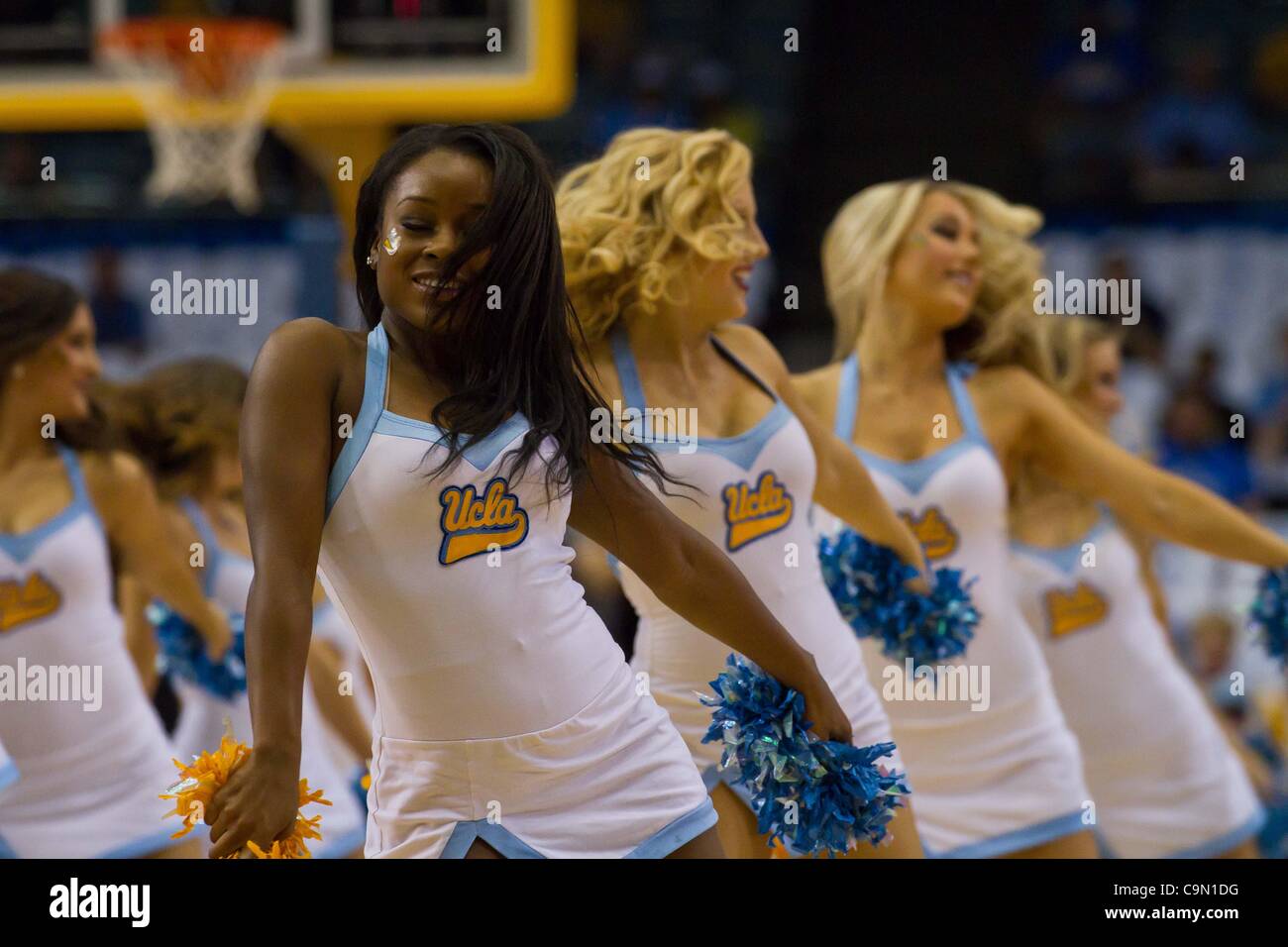 Ucla cheerleaders hi-res stock photography and images - Alamy