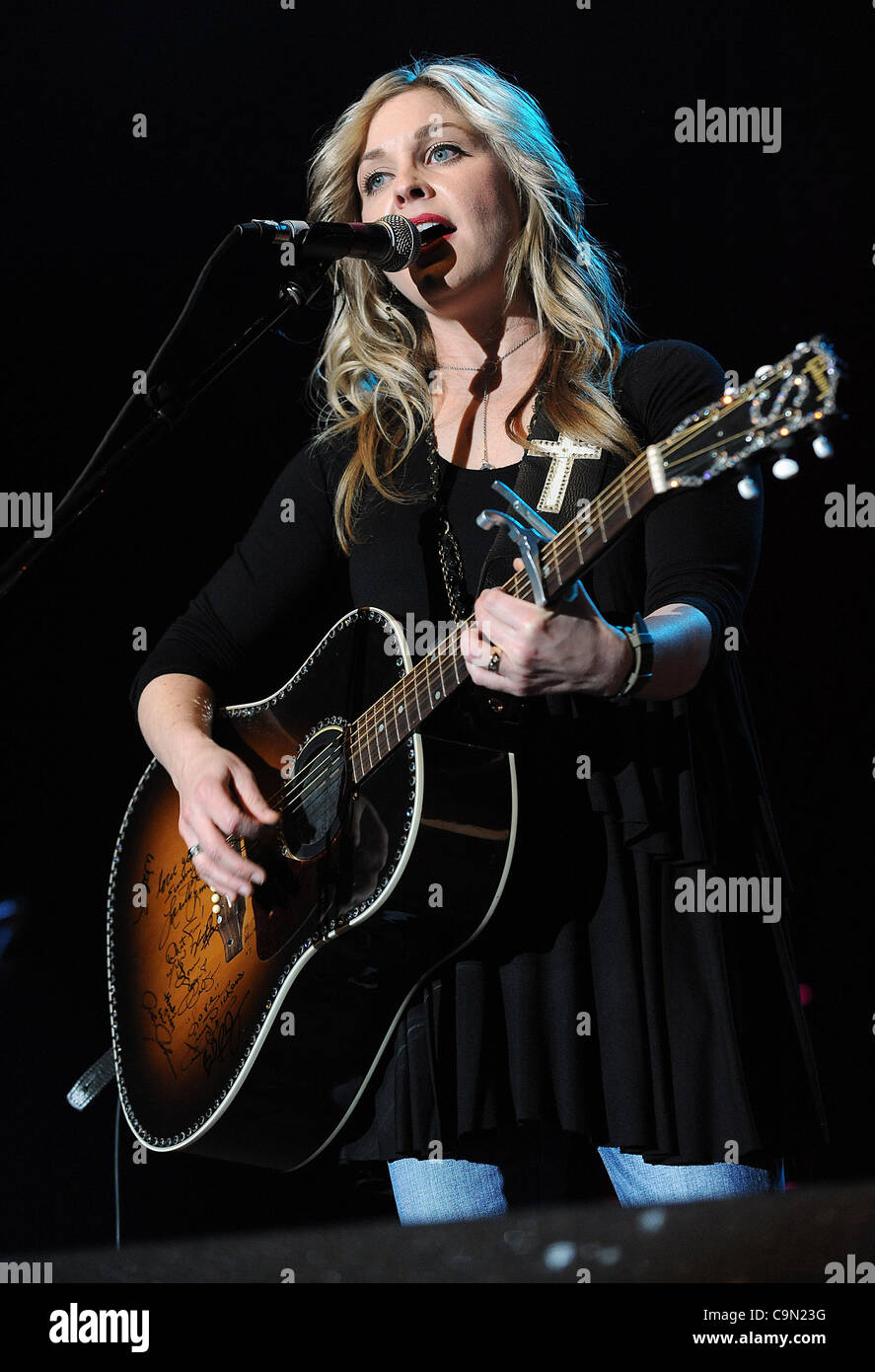 Sunny sweeney hi-res stock photography and images - Alamy