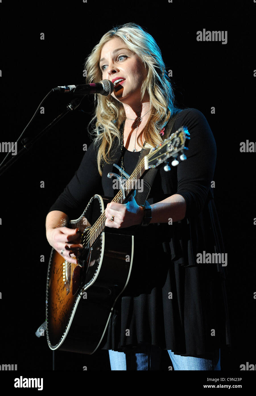 Sunny sweeney hi-res stock photography and images - Alamy