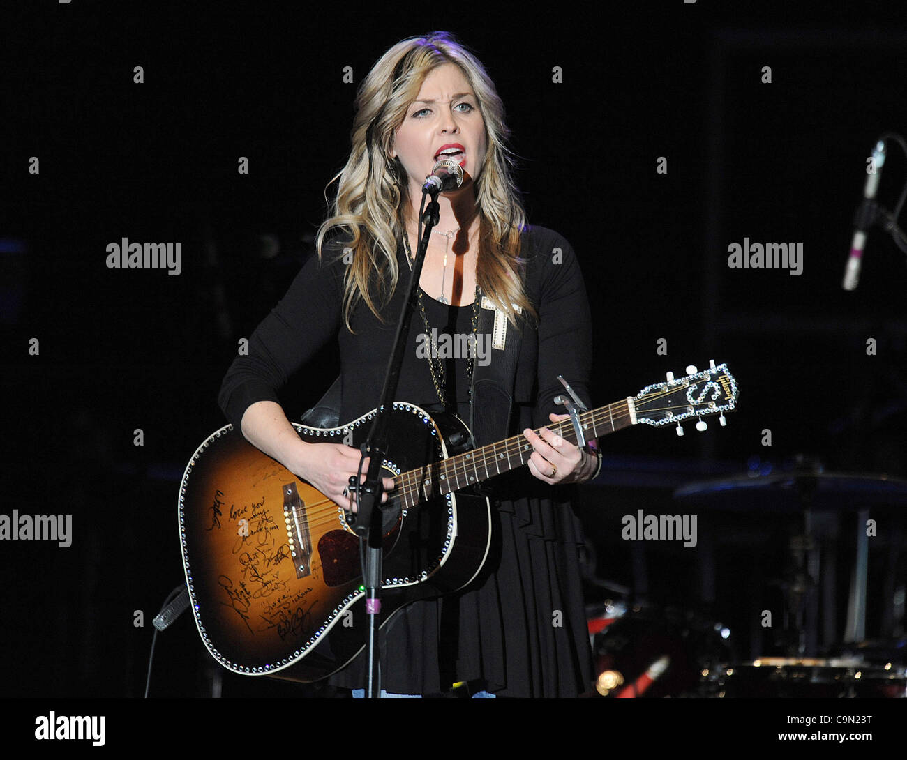 Sunny sweeney hi-res stock photography and images - Alamy
