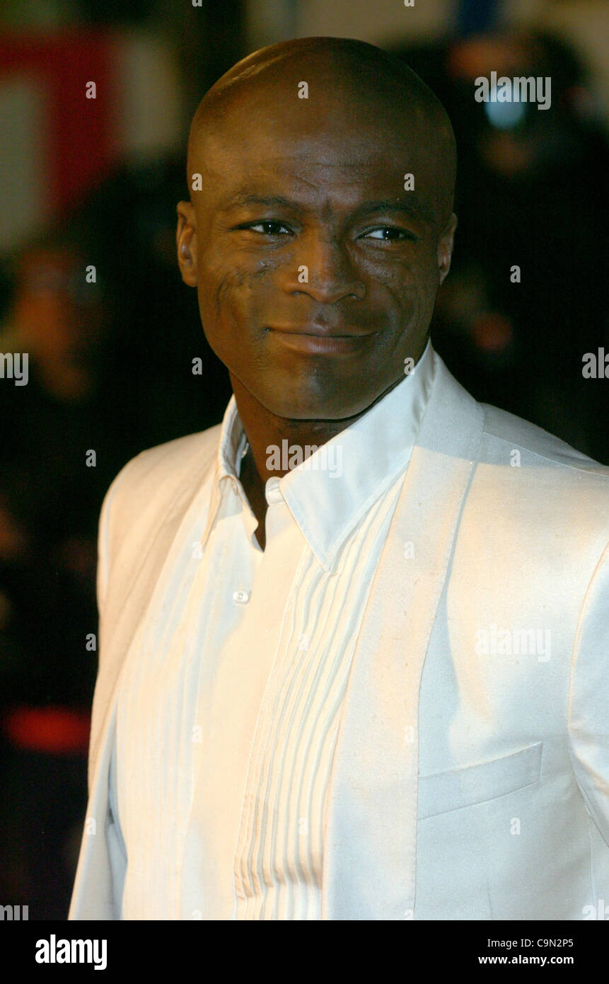 Seal singer hi-res stock photography and images - Alamy