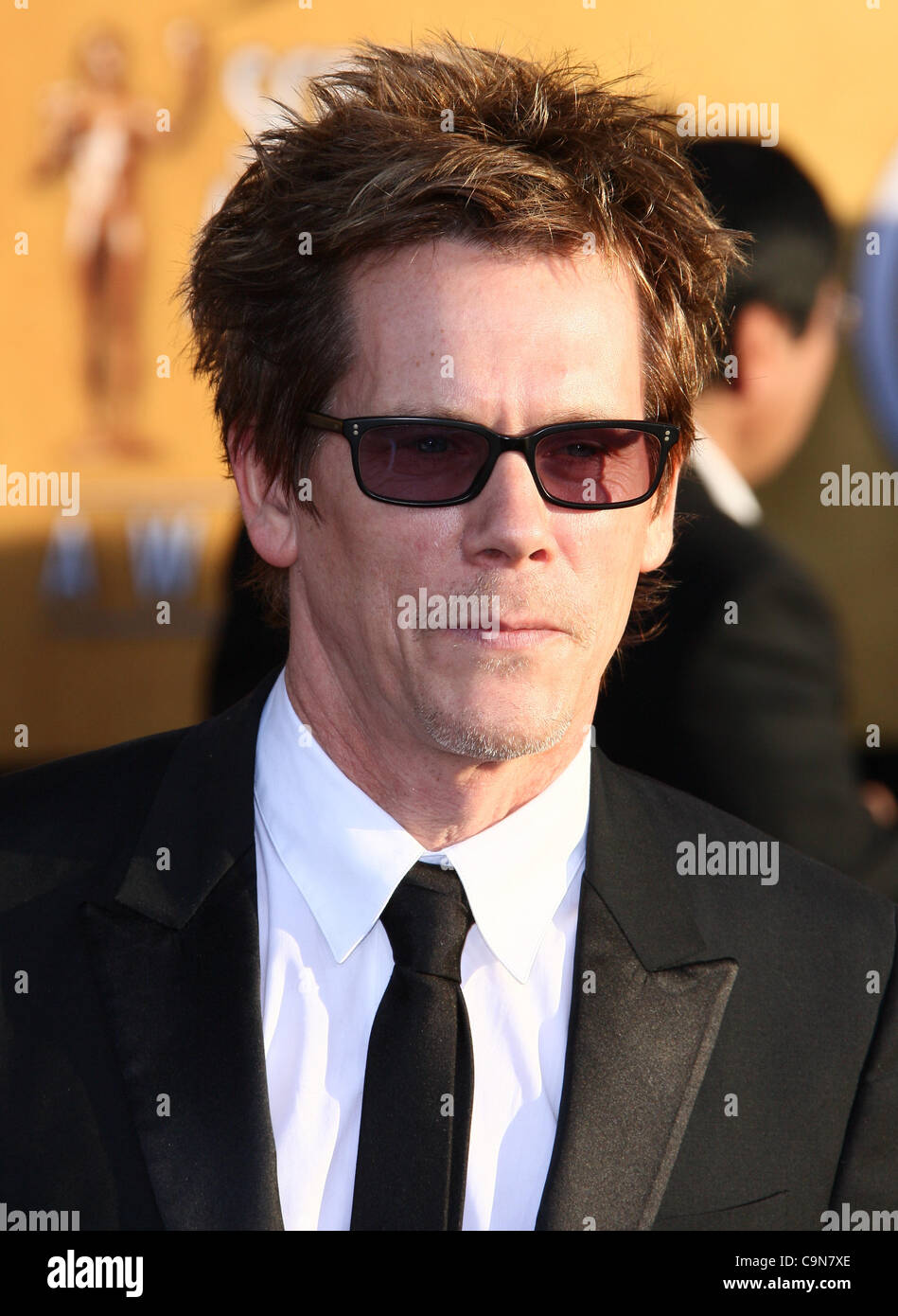 KEVIN BACON 18TH ANNUAL SCREEN ACTORS GUILD AWARDS. ARRIVALS DOWNTOWN ...