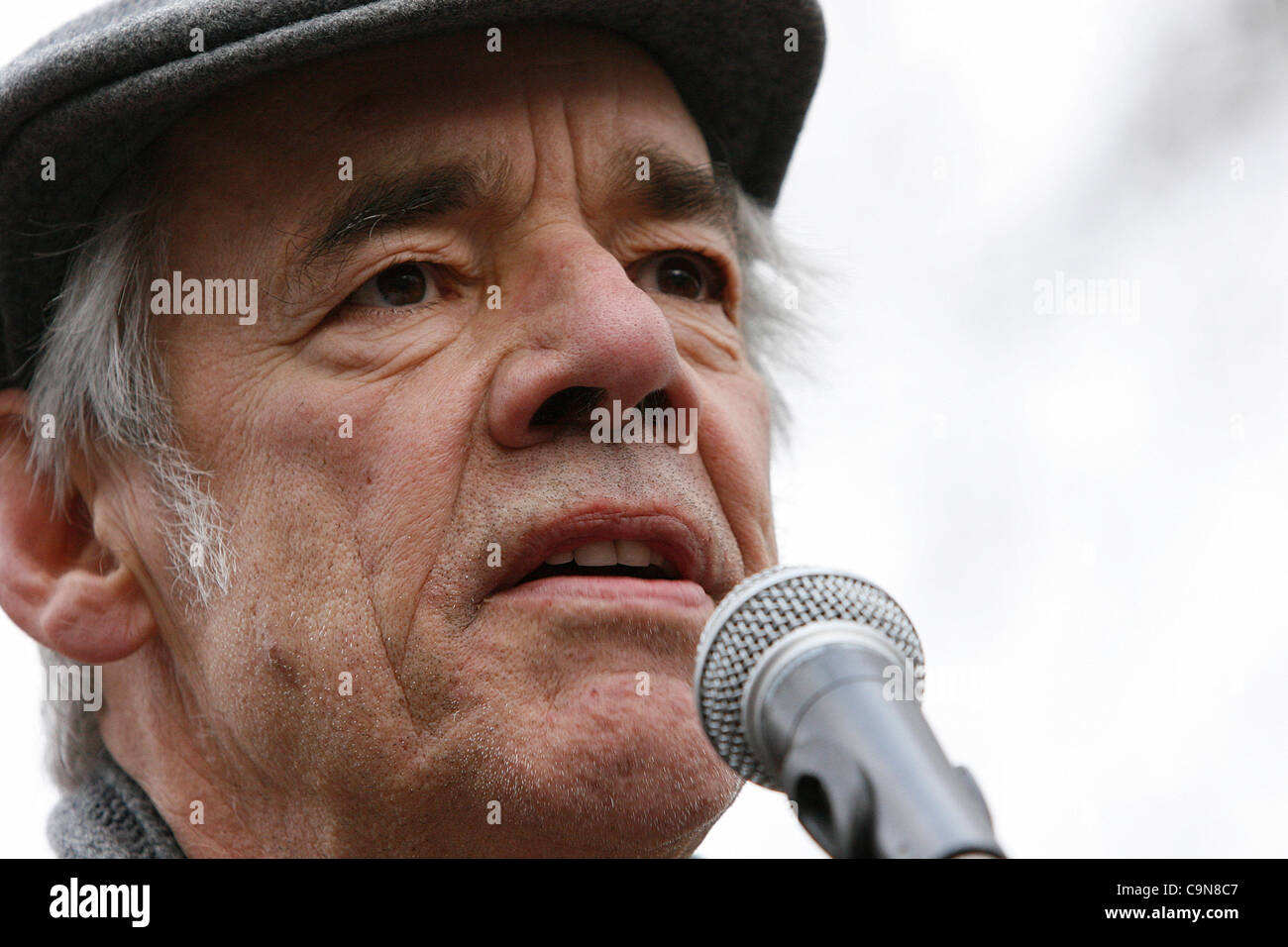 actor Roger Lloyd Pack Stock Photo - Alamy