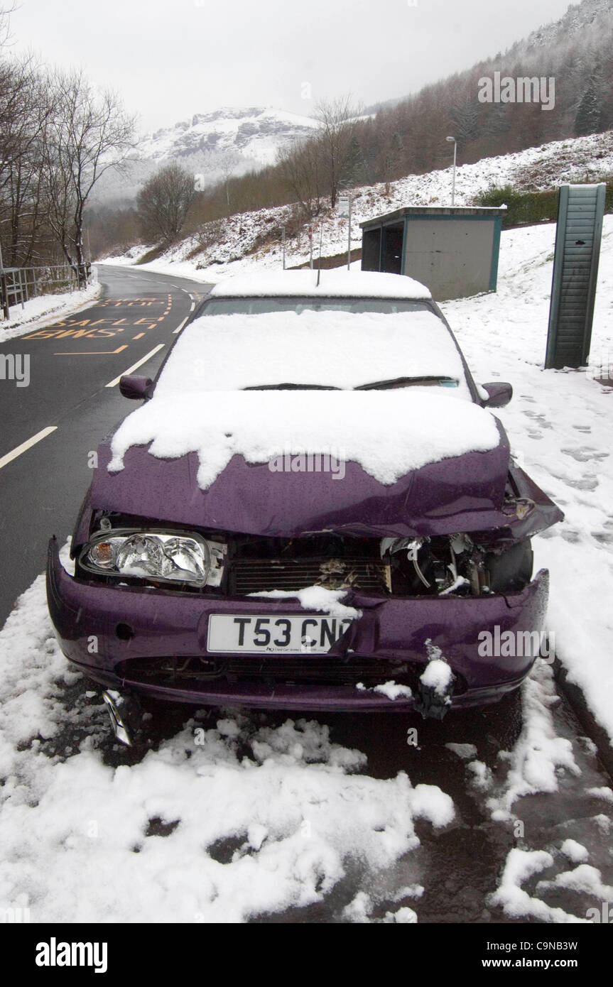 Victim of the snow and ice - a smashed up Ford Fiesta in Treherbert ...