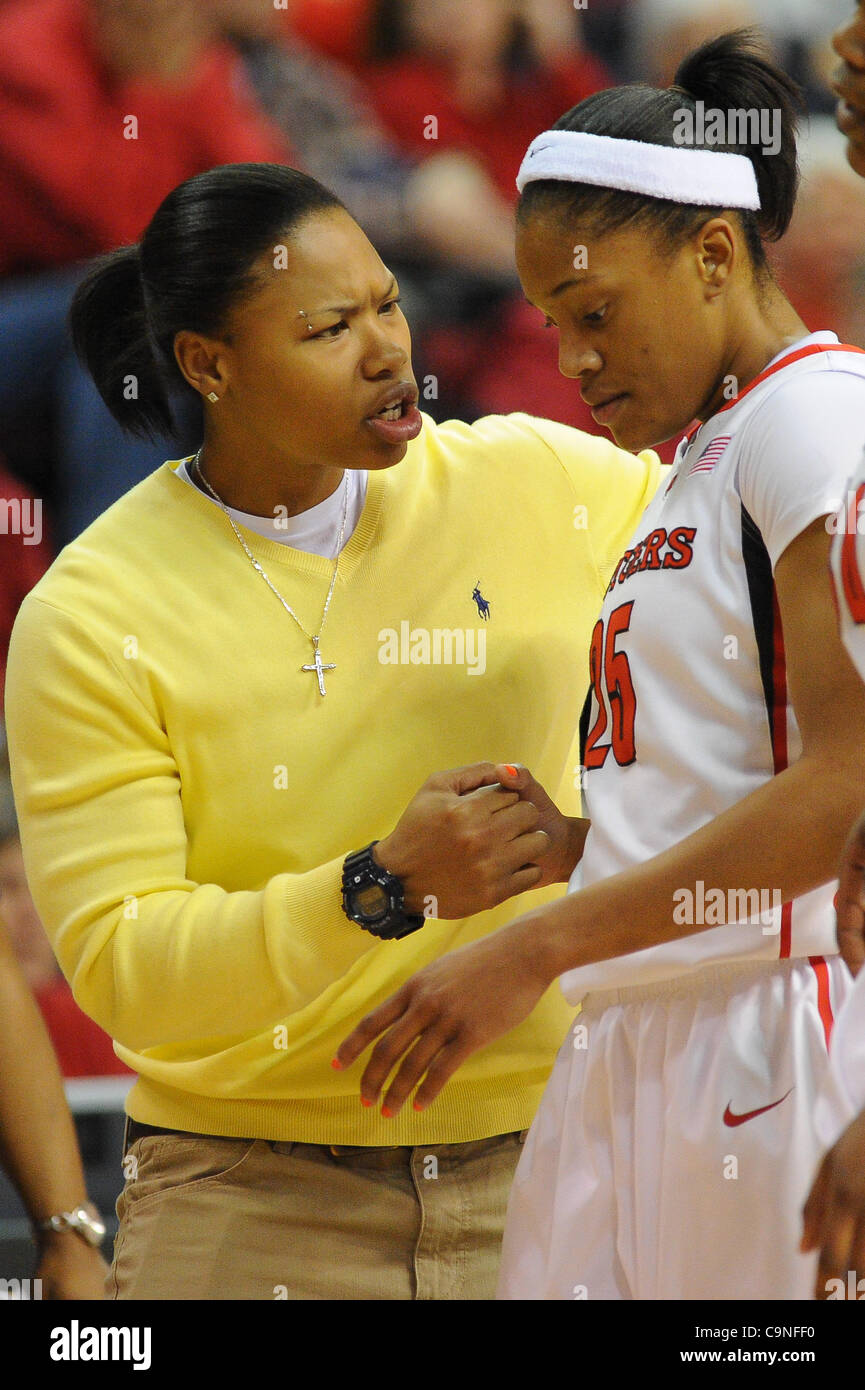 Jan. 31, 2012 - Newark, New Jersey, U.S. - Injured Rutgers Scarlet ...