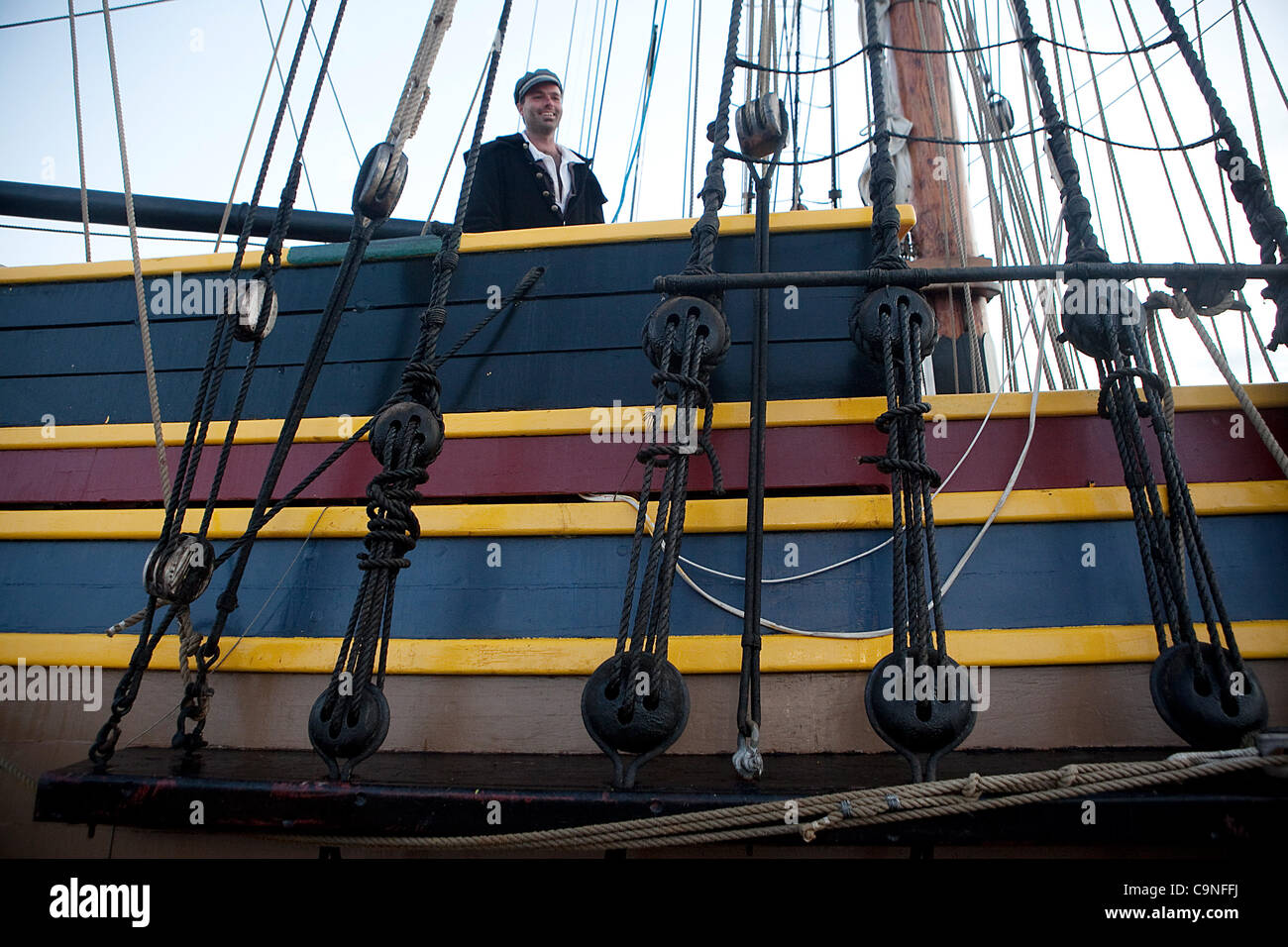 Merchant ship 1700s hi-res stock photography and images - Alamy