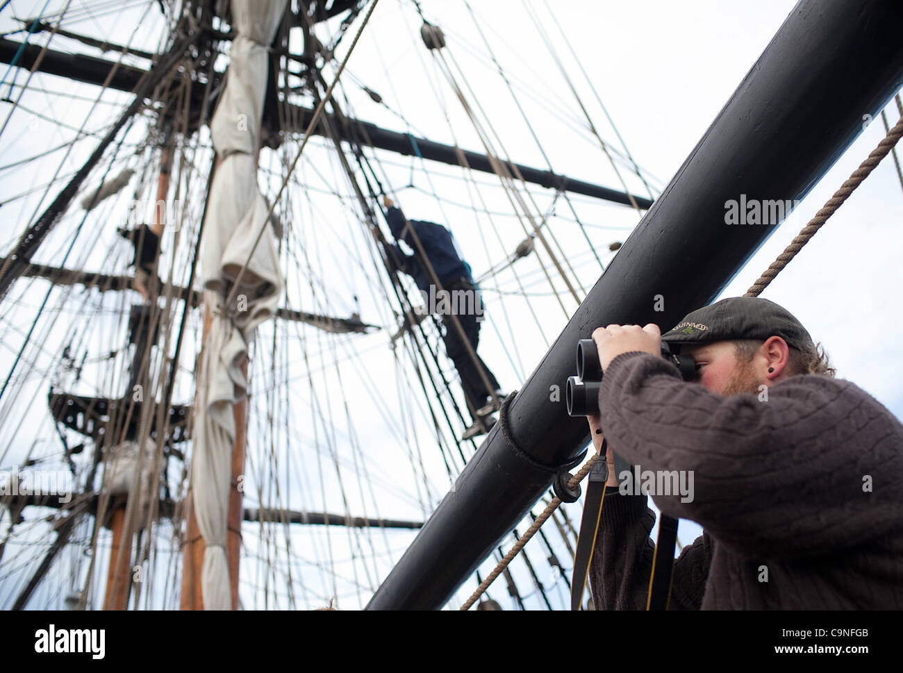Merchant ship 1700s hi-res stock photography and images - Alamy