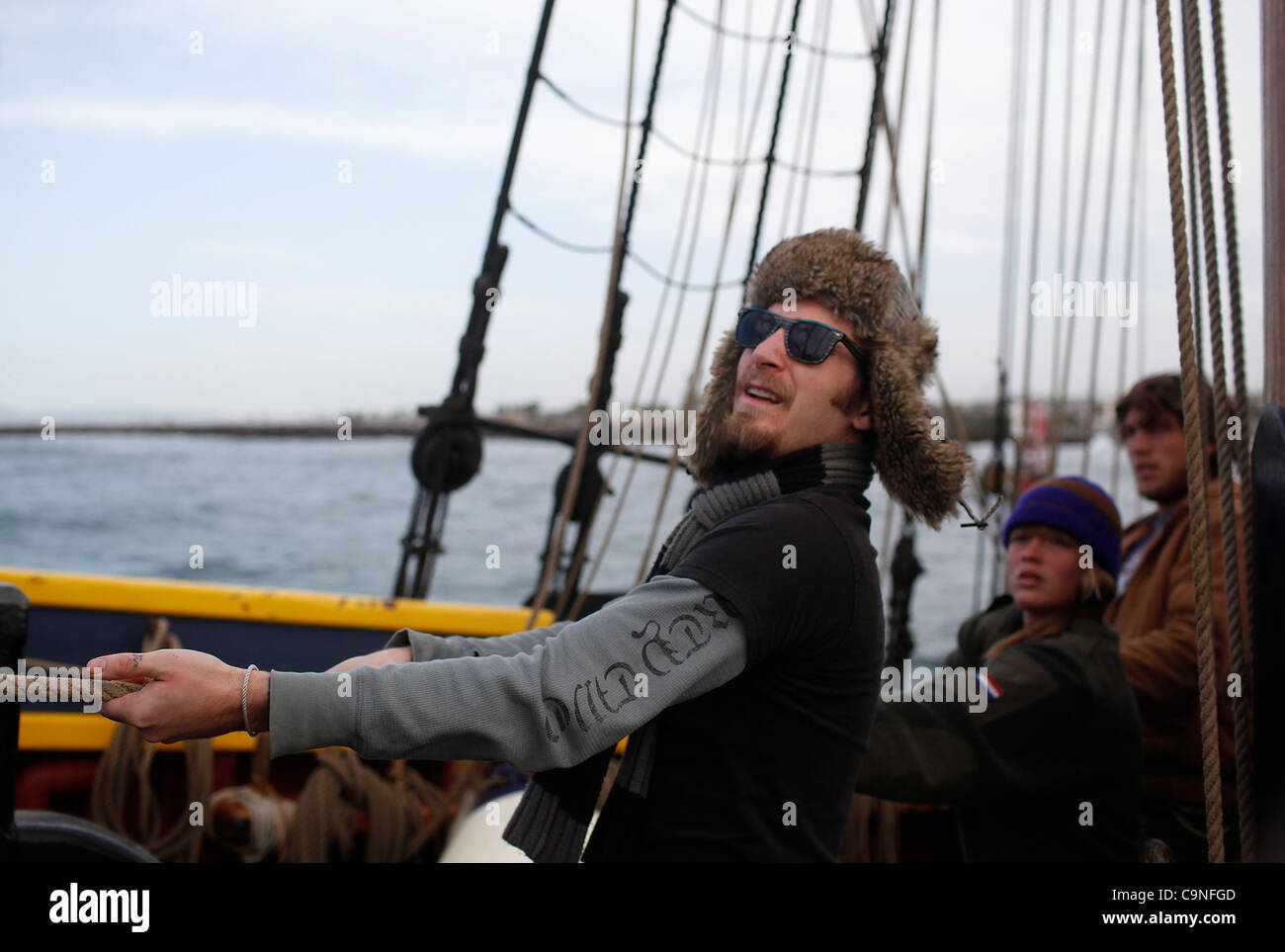 1700s ship crew hi-res stock photography and images - Alamy