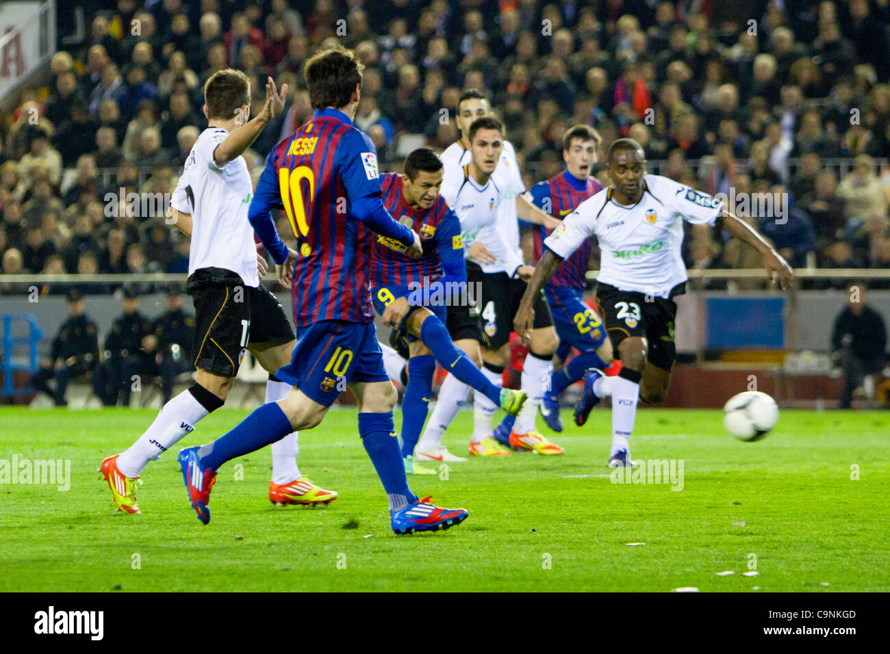 Fc barcelona first goal hi-res stock photography and images - Alamy