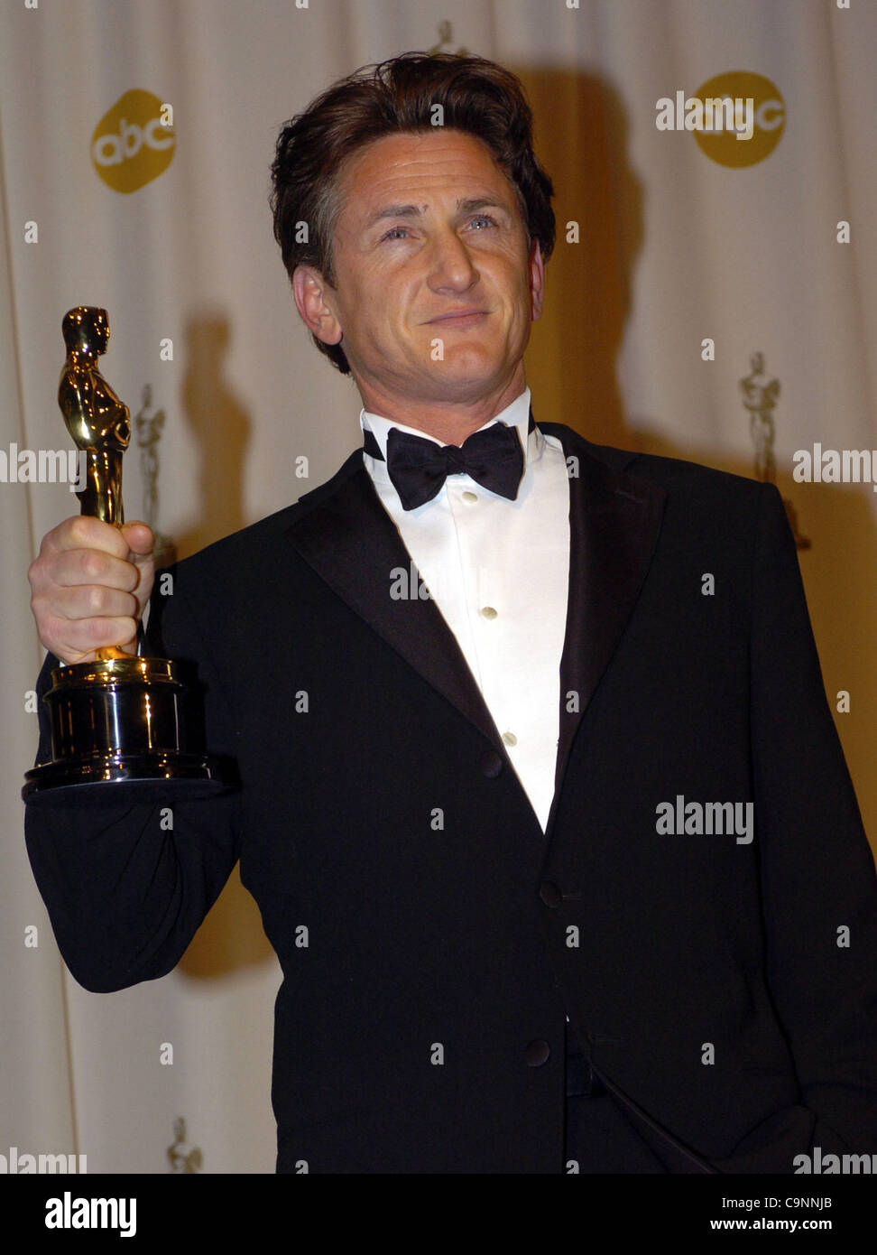 2004 usa sean penn hi-res stock photography and images - Alamy