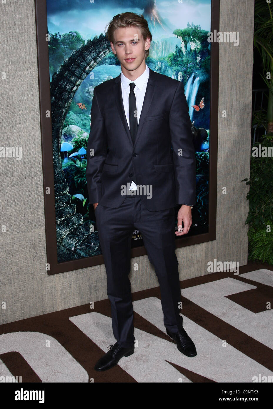 AUSTIN BUTLER JOURNEY 2 THE MYSTERIOUS ISLAND. LOS ANGELES PREMIERE ...