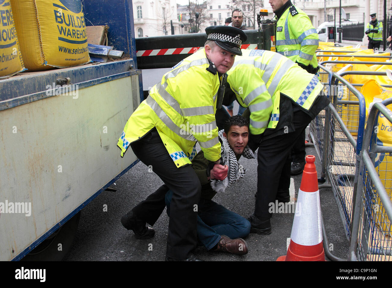 Police drag hi-res stock photography and images - Alamy